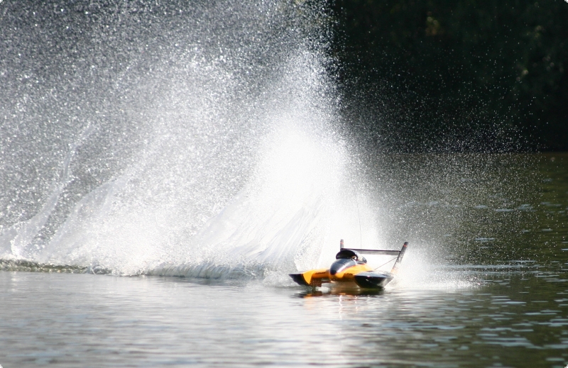 T-Plus 1/8 Scale Hydroplane WE